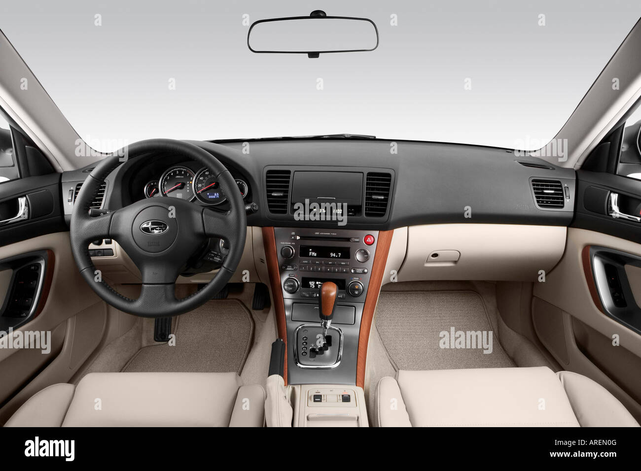 2006 Subaru Outback 2.5i Limited in White - Dashboard, center console ...