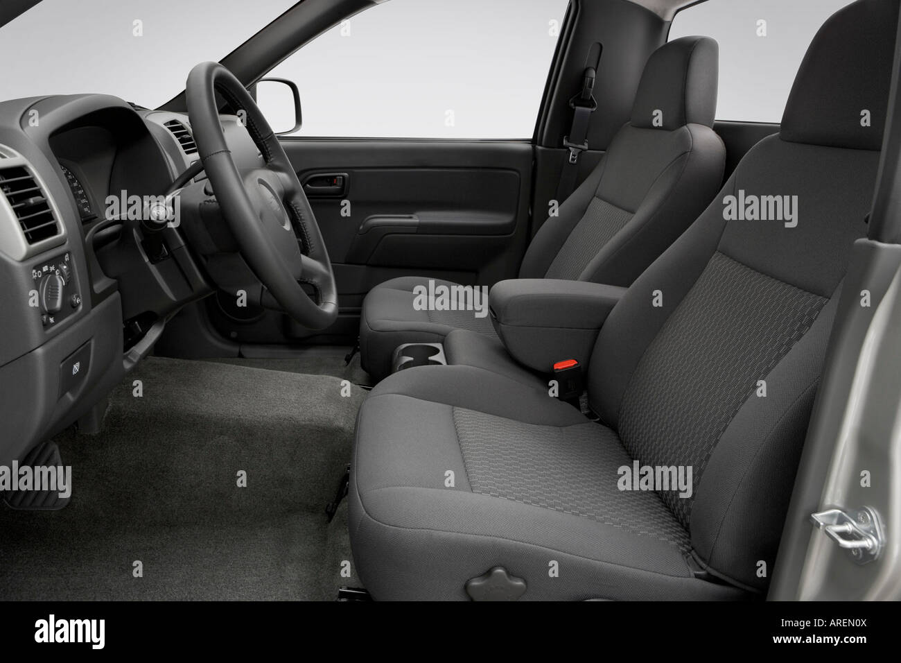 2006 Chevrolet Colorado LT in Silver - Front seats Stock Photo - Alamy
