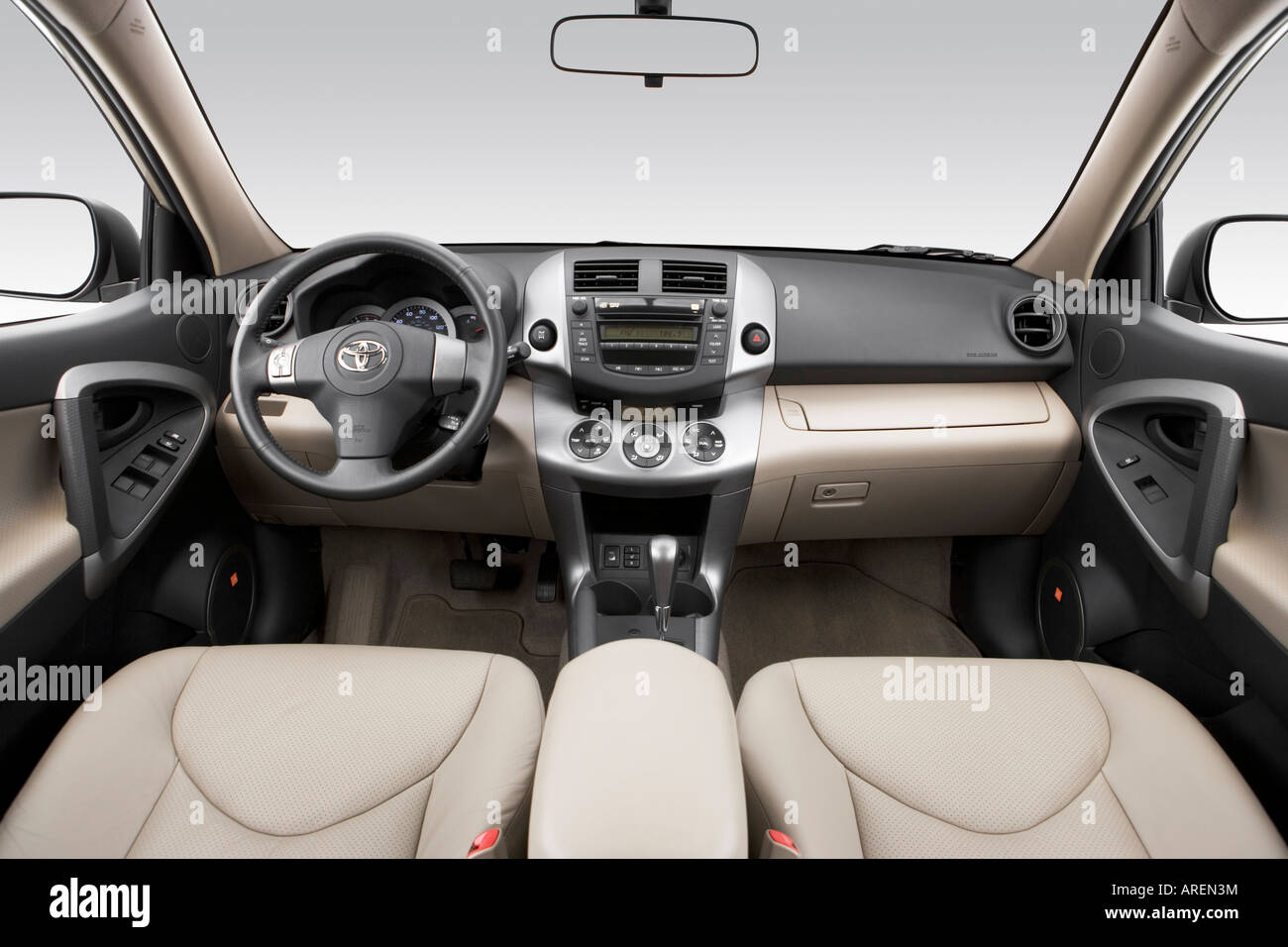 2006 Toyota RAV4 Limited in Beige - Dashboard, center console, gear ...