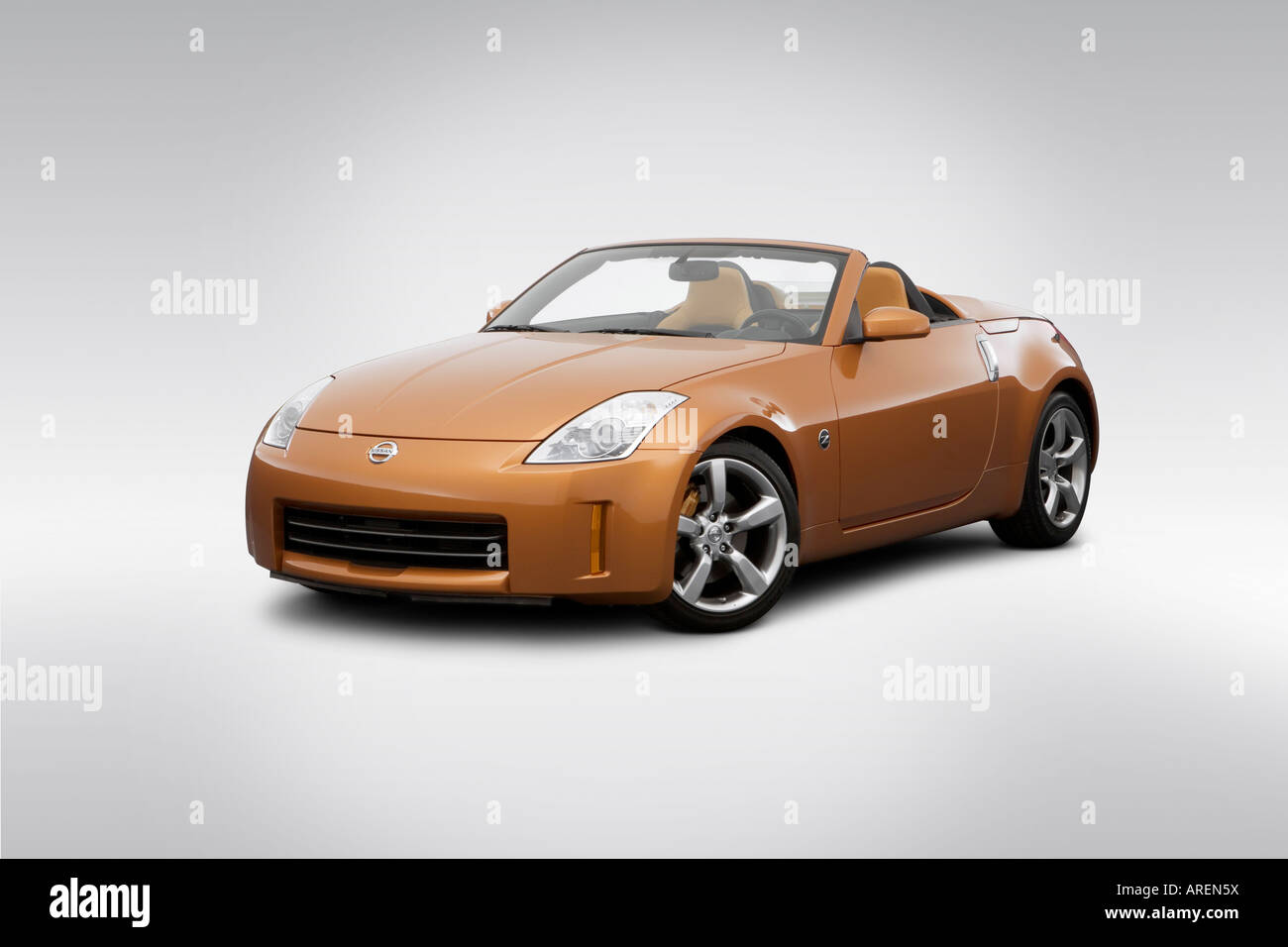 Nissan 350z orange hi-res stock photography and images - Alamy