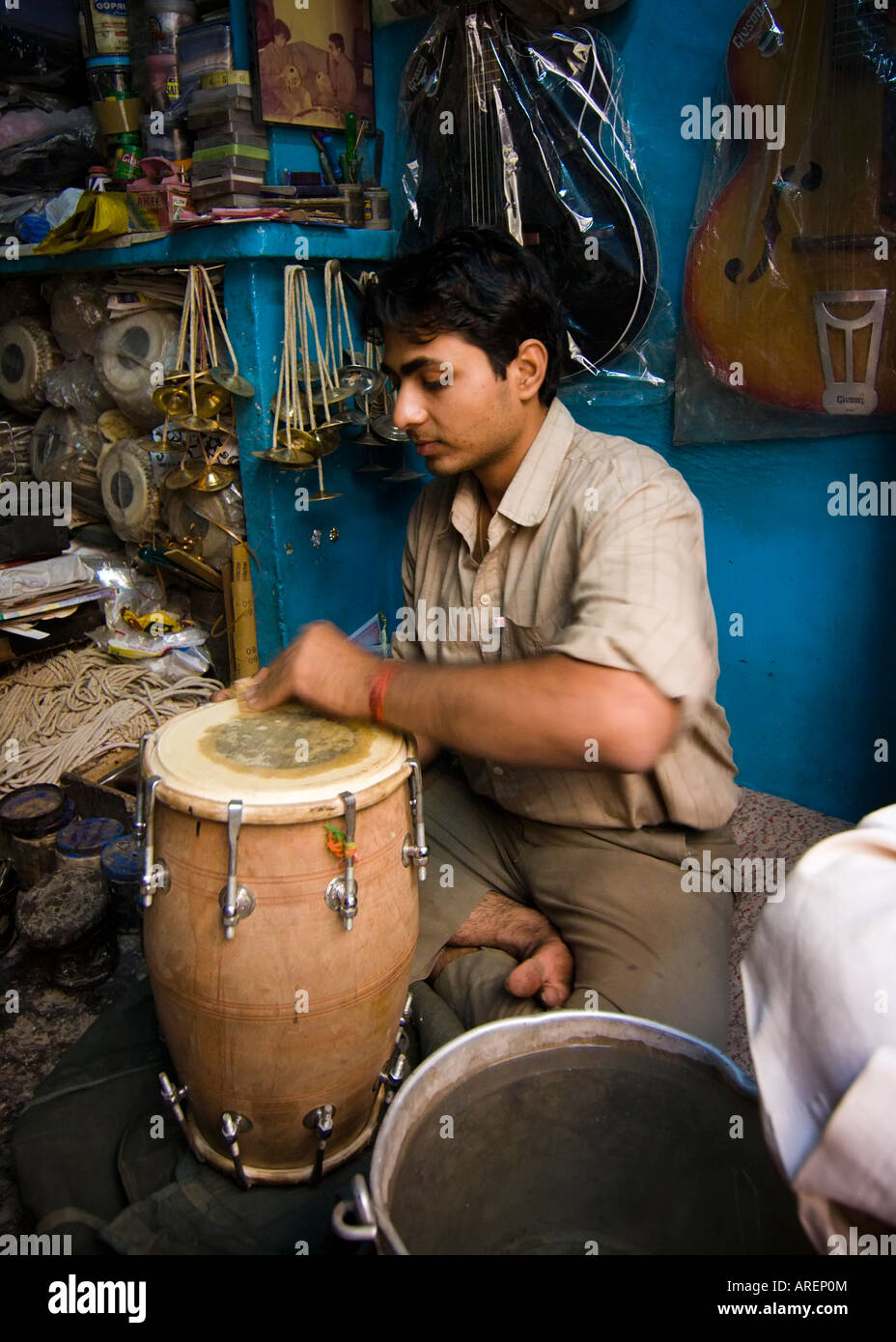 Tabla vertical hi-res stock photography and images - Alamy