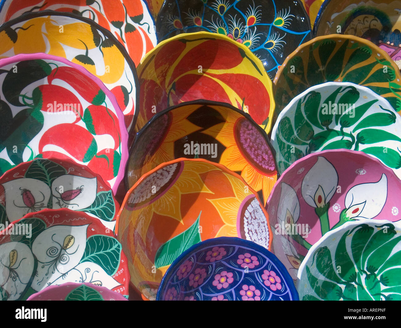 Painted plates hi-res stock photography and images - Alamy