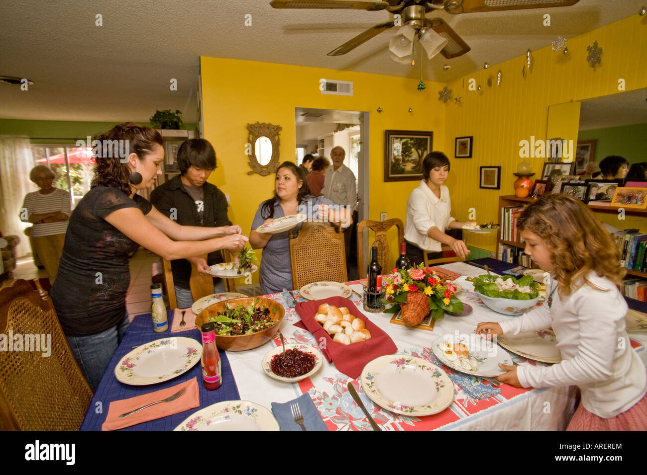 Spanish family dinner hi-res stock photography and images - Alamy