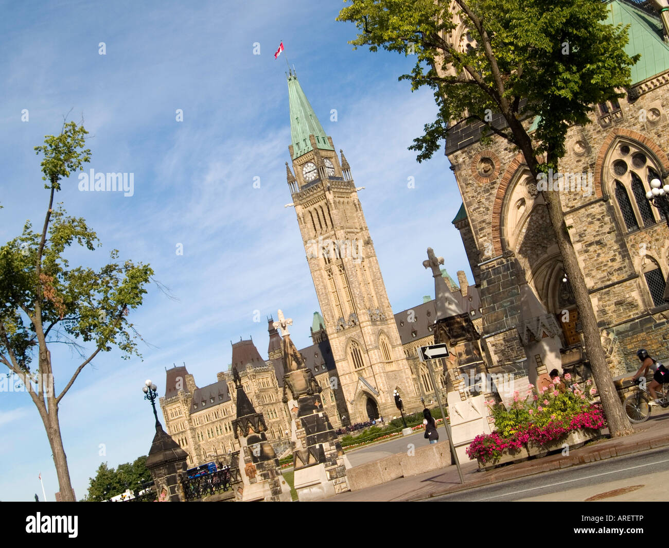 Centre block of the canadian parliament buildings hi-res stock ...