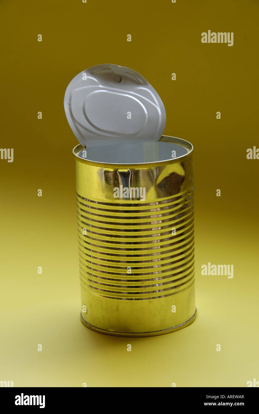 Empty tin can Stock Photo - Alamy