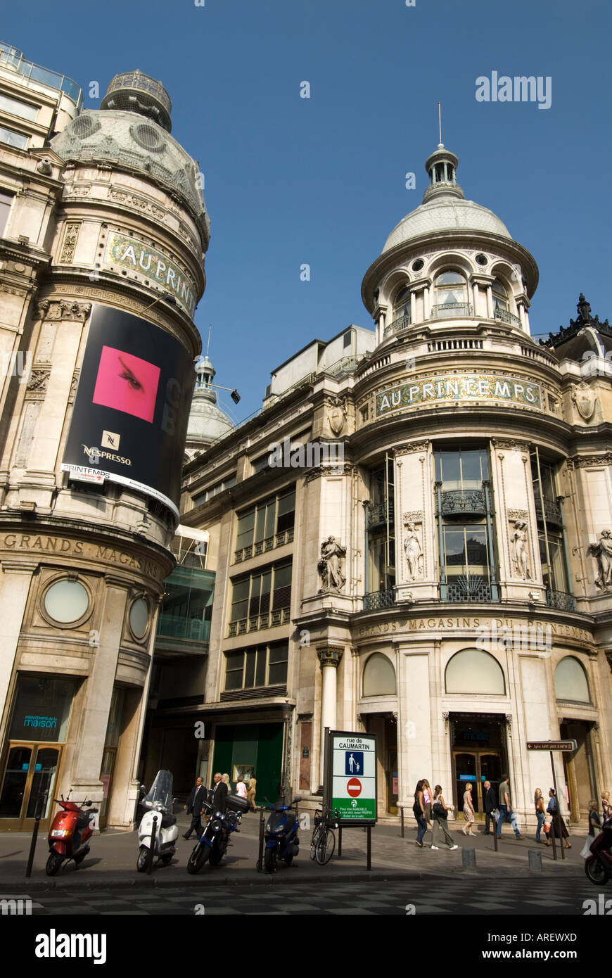 Au Printemps department store on Boulevard Haussmann, Paris France ...