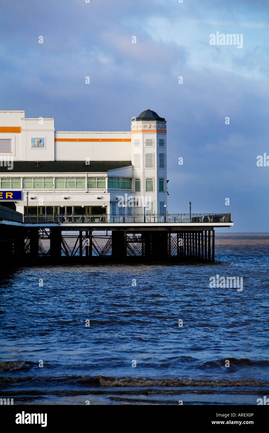 Uk pier fire hi-res stock photography and images - Alamy