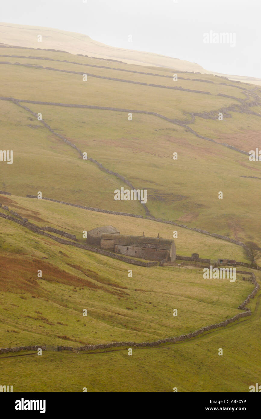 Europe England Yorkshire stone barn on hillside Stock Photo - Alamy