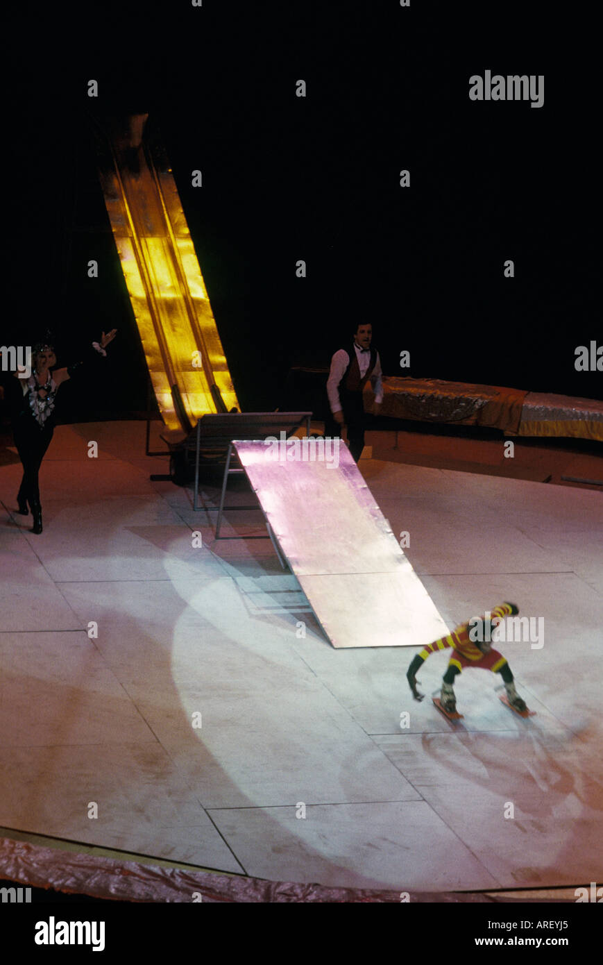 skating performing chimp chimpanzee Stock Photo - Alamy