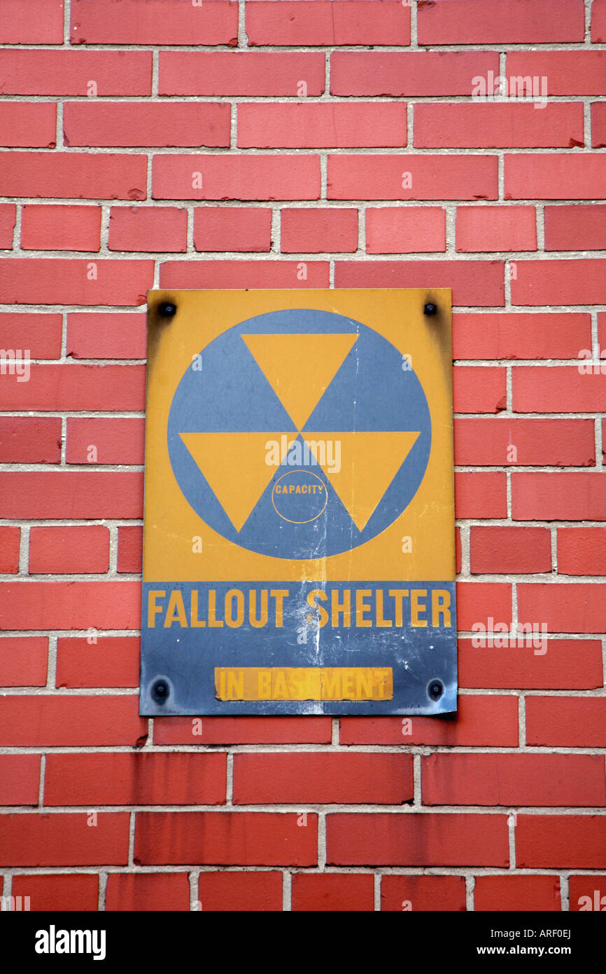 Sign for Fallout shelter in New York City November 2007 Stock Photo - Alamy