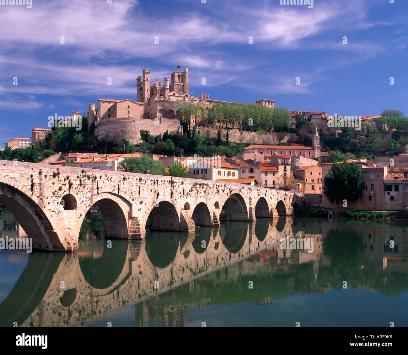 Cathedral beziers hi-res stock photography and images - Alamy