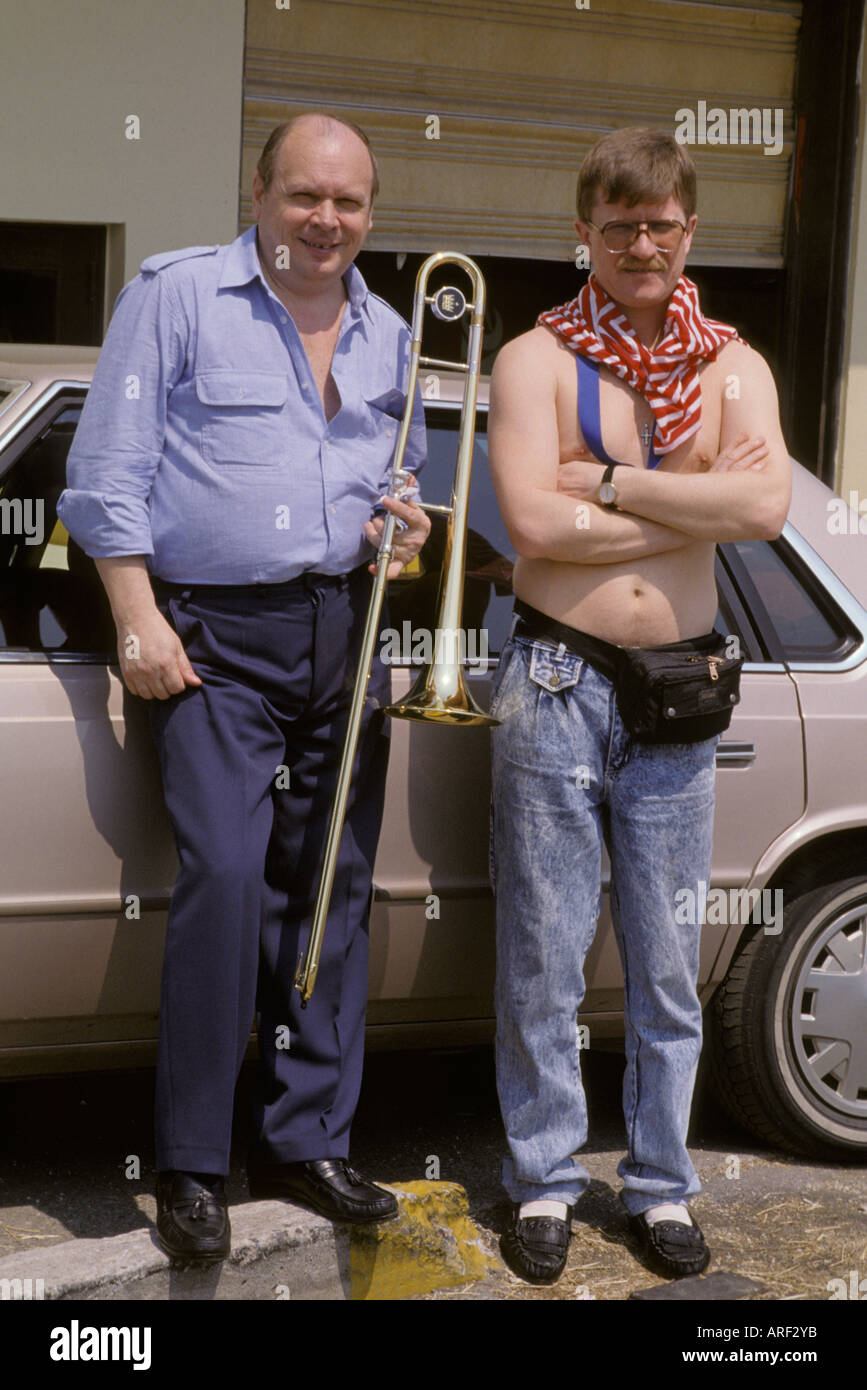 Back of musicians hi-res stock photography and images - Alamy