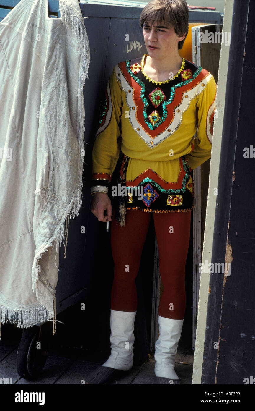male show circus performers back stage Stock Photo - Alamy