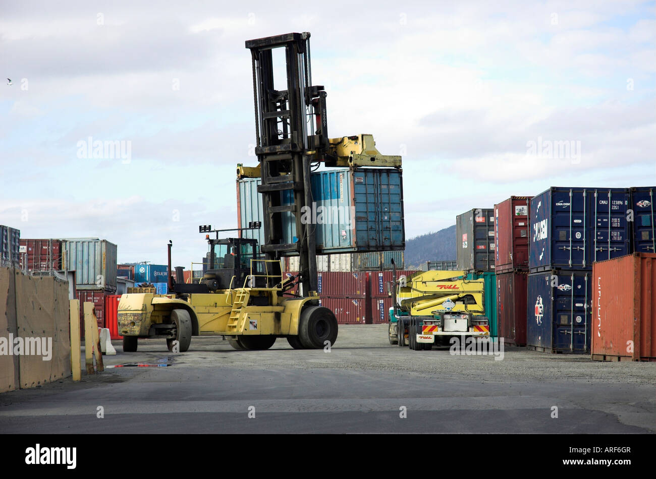Shipping containers tasmania hi-res stock photography and images - Alamy