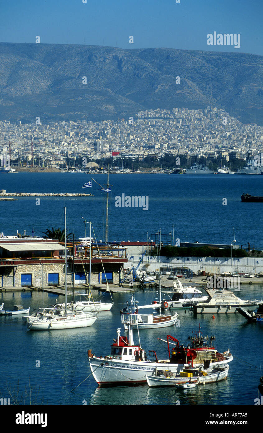 Athens piraeus fish hi-res stock photography and images - Alamy