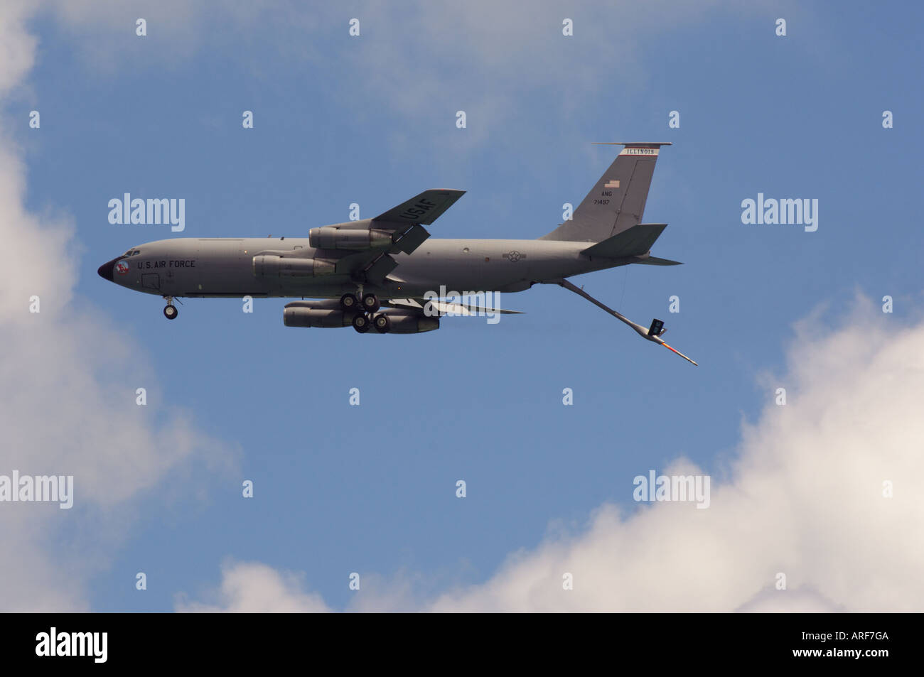 Us refueling aircraft hi-res stock photography and images - Alamy