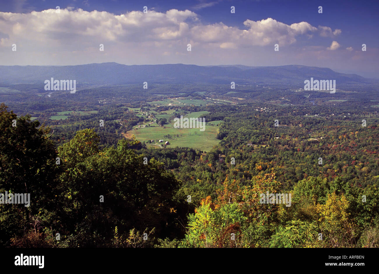 Shenandoah Valley from Skyline Drive in autumn Shenandoah Nat Park ...