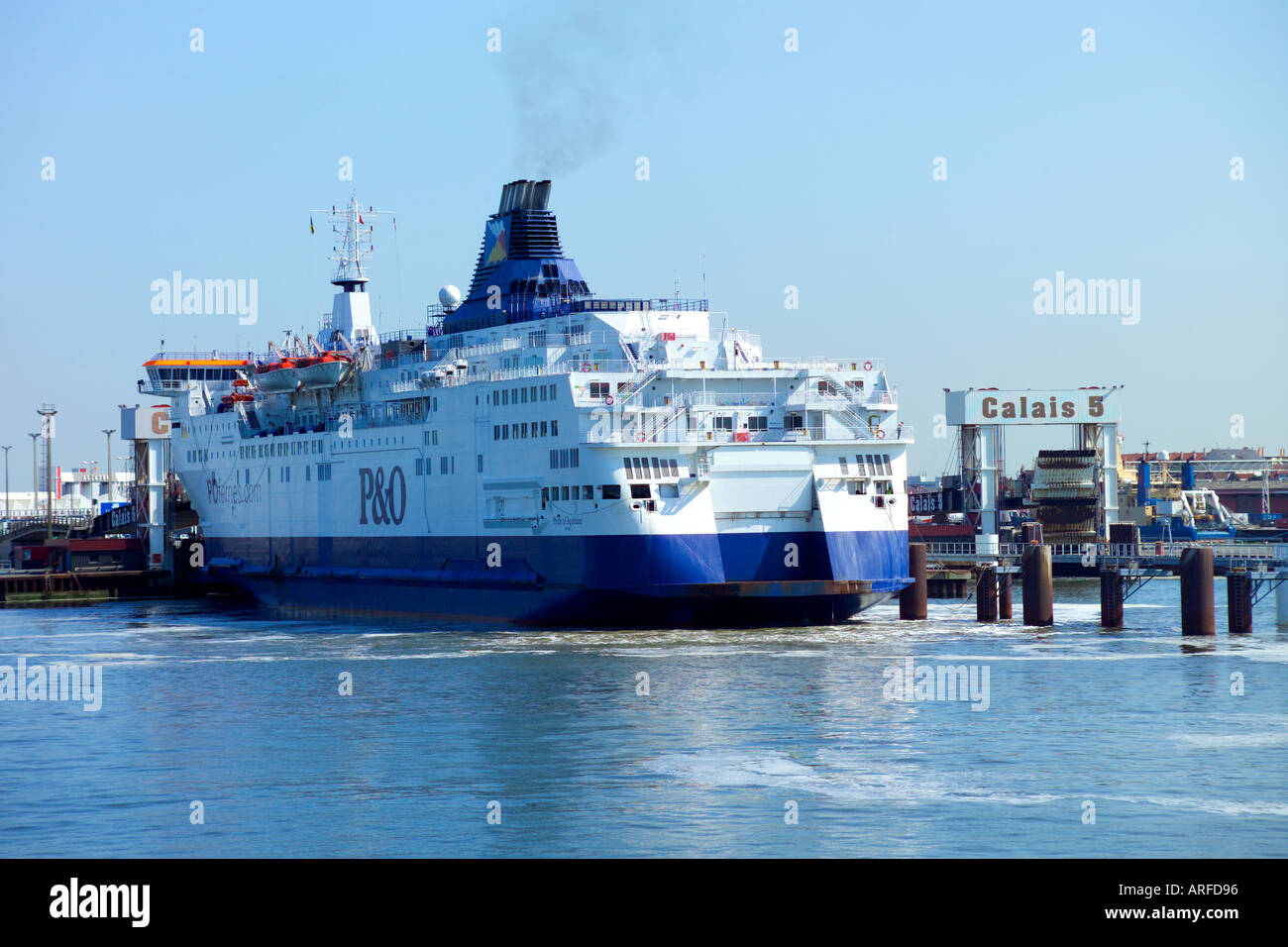 Cross channel ferry hi-res stock photography and images - Alamy