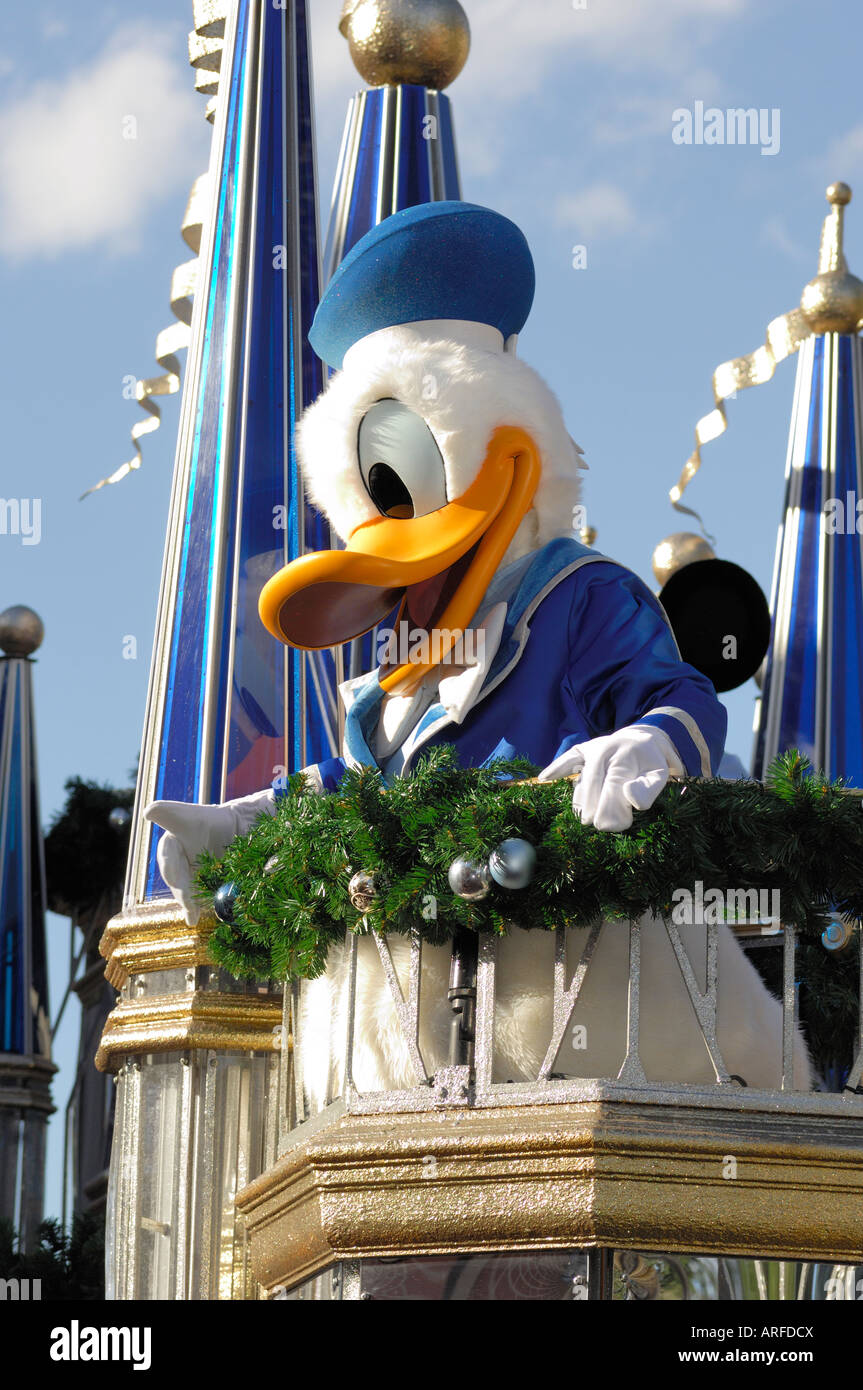 Donald duck cartoon hi-res stock photography and images - Alamy