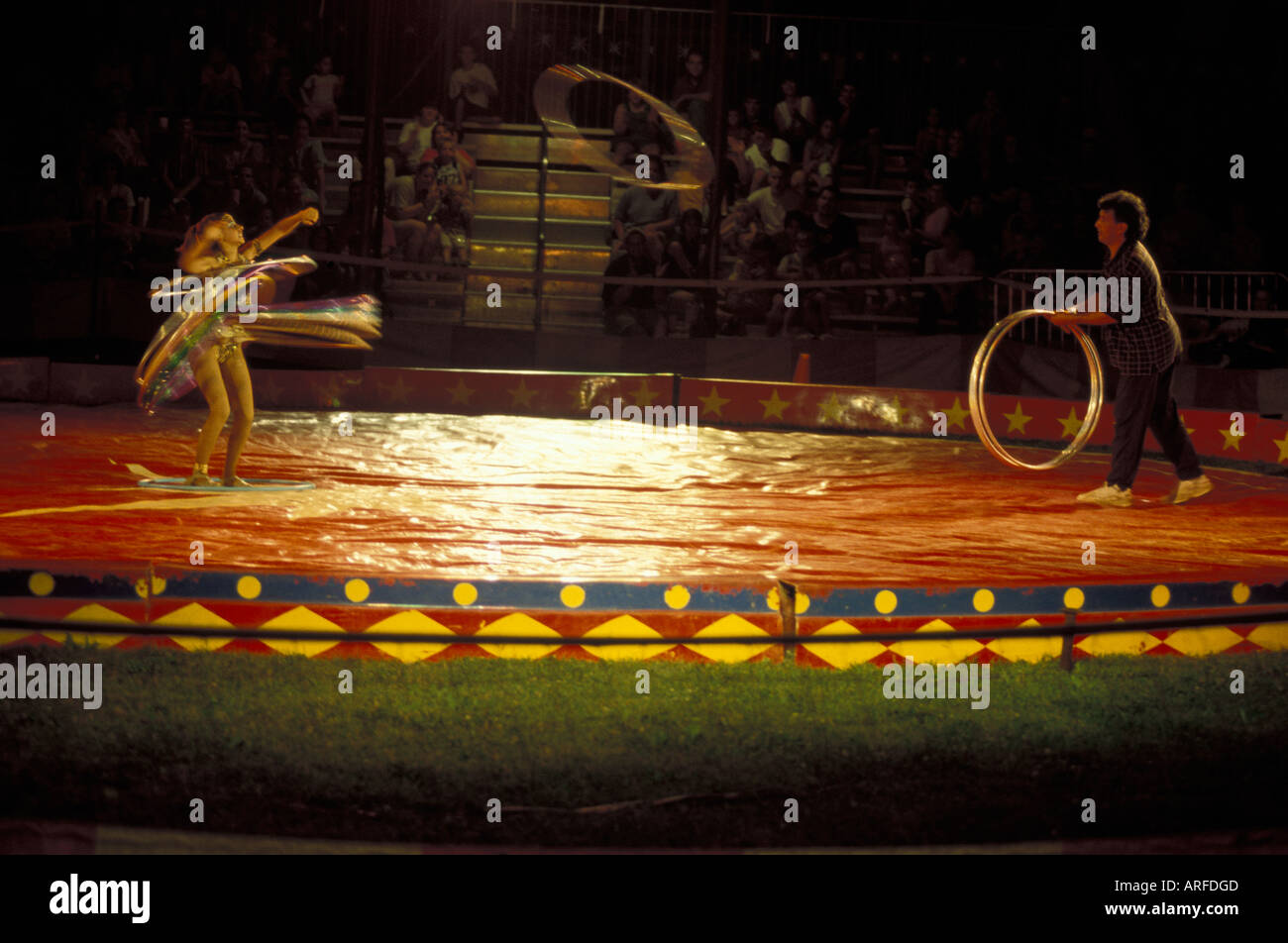 Kelly Miller Circus USA America American hula hoop performer Stock ...