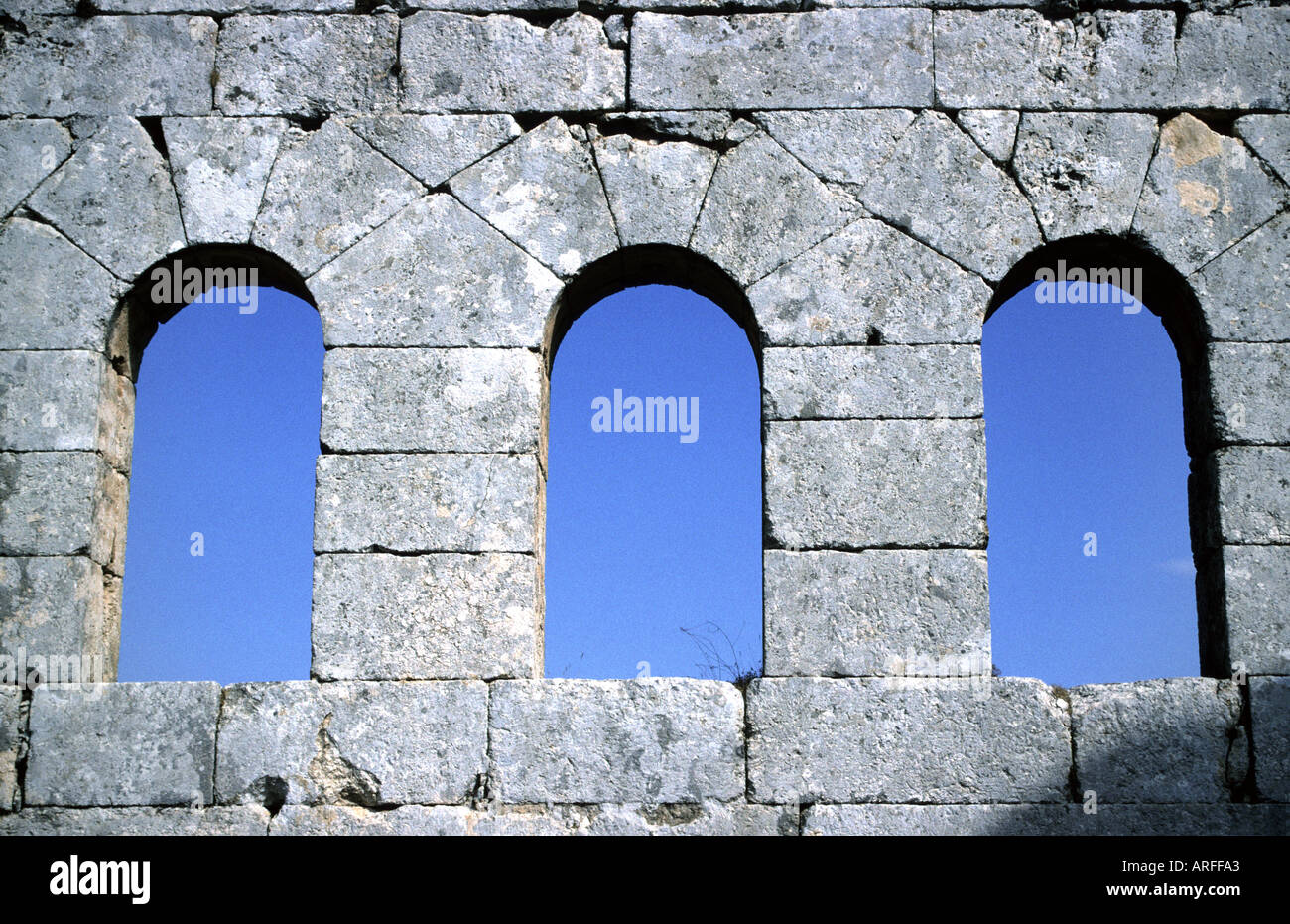 Triple arched windows hi-res stock photography and images - Alamy