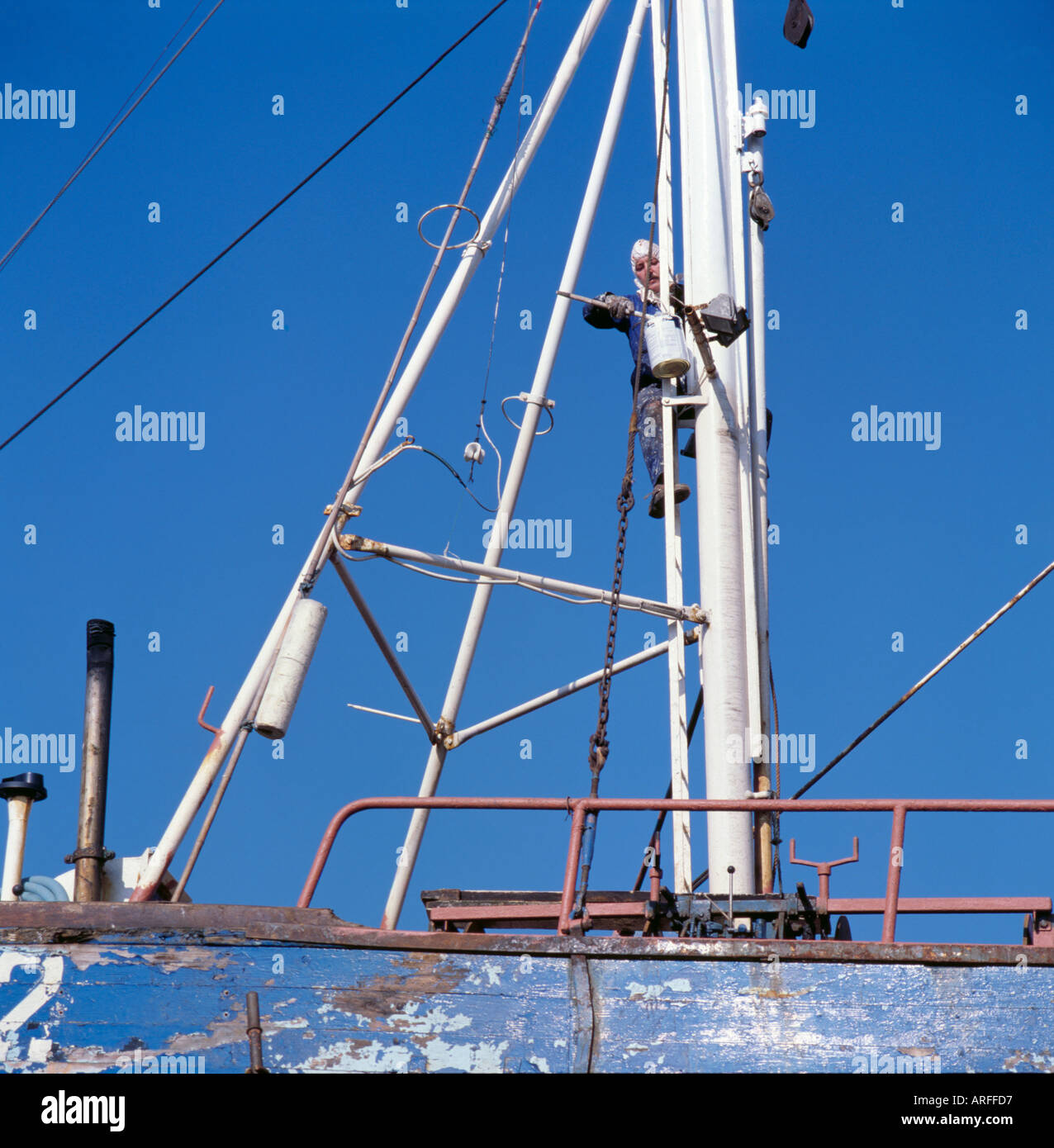 Ship mast painting hi-res stock photography and images - Alamy
