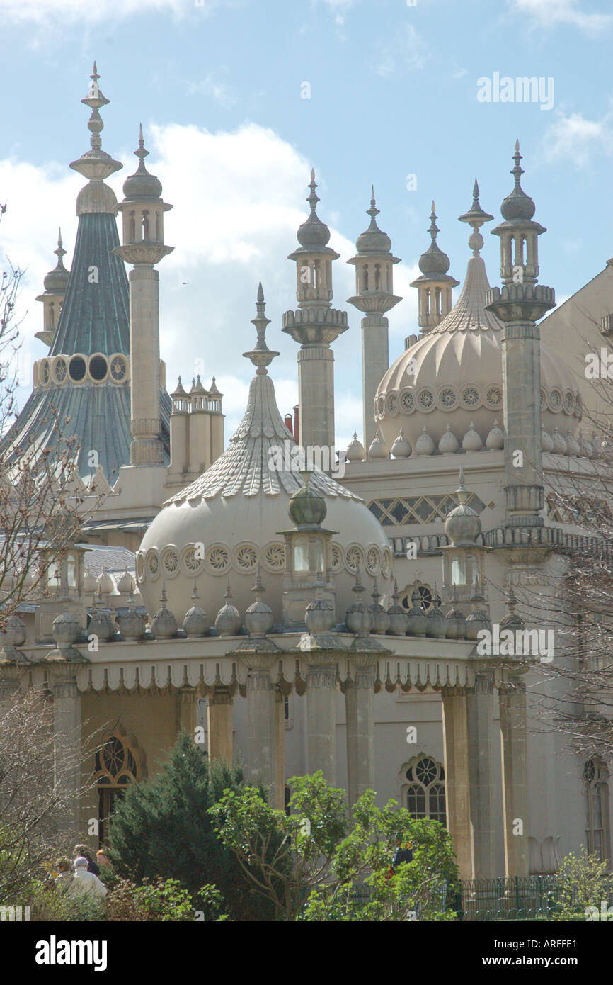 Brighton pavilion with fluffy clouds Stock Photo - Alamy