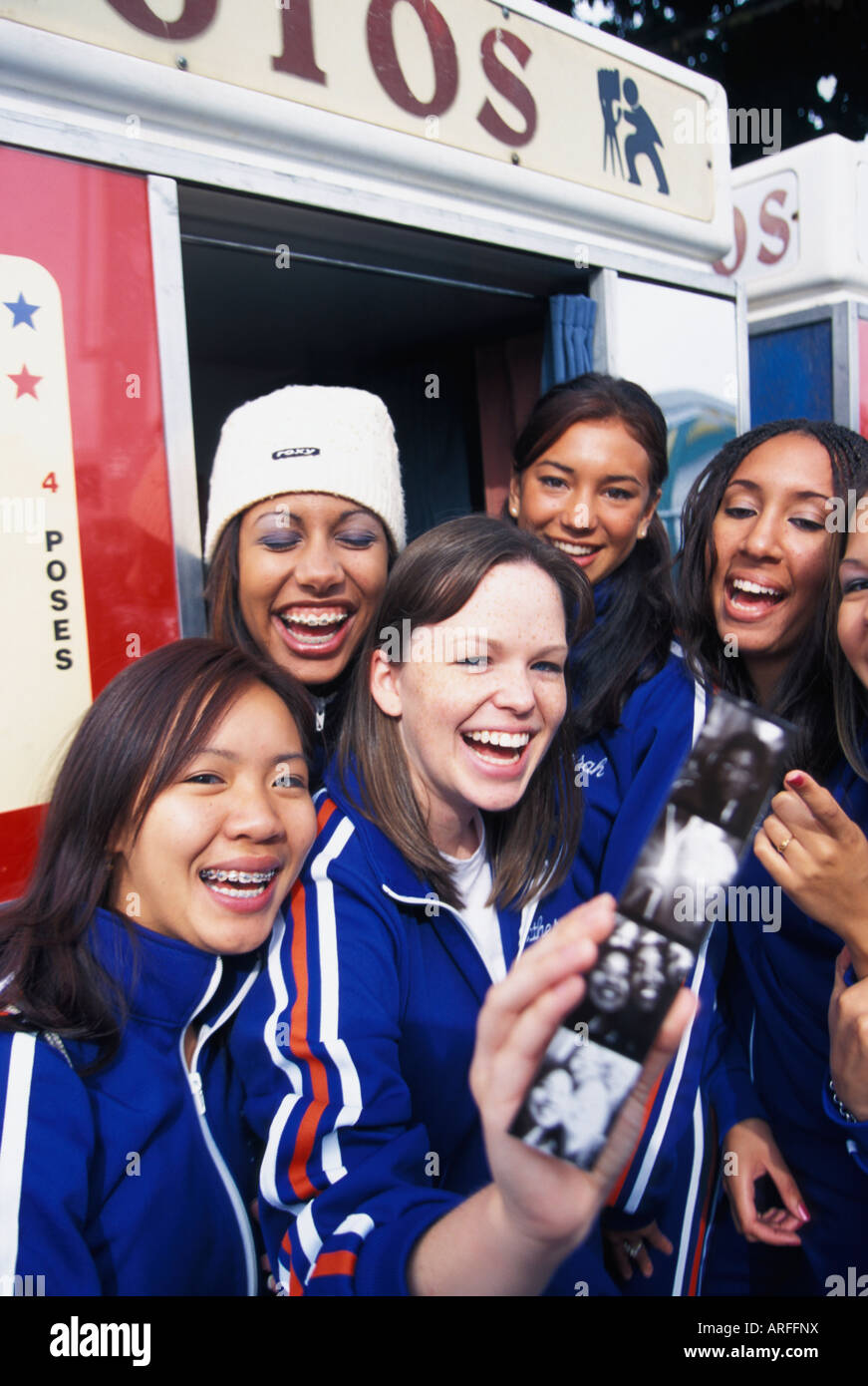 Group of teen girls at a county fair Stock Photo - Alamy