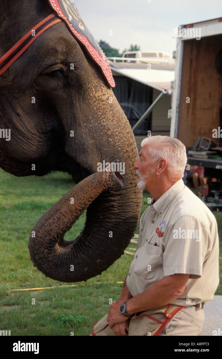 Kelly Miller Circus USA America American elephant trainer handler Stock ...