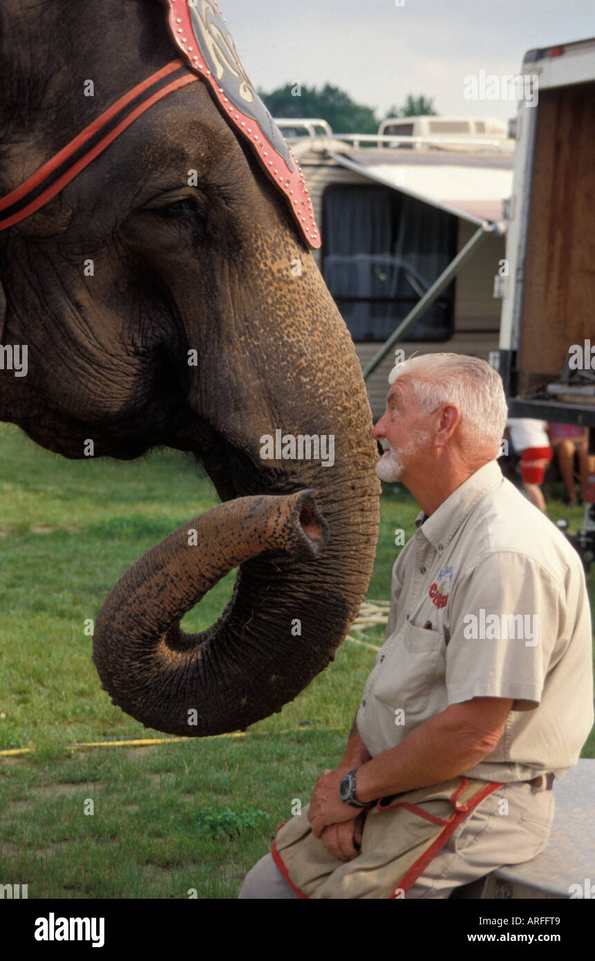 Kelly Miller Circus USA America American elephant trainer handler Stock ...