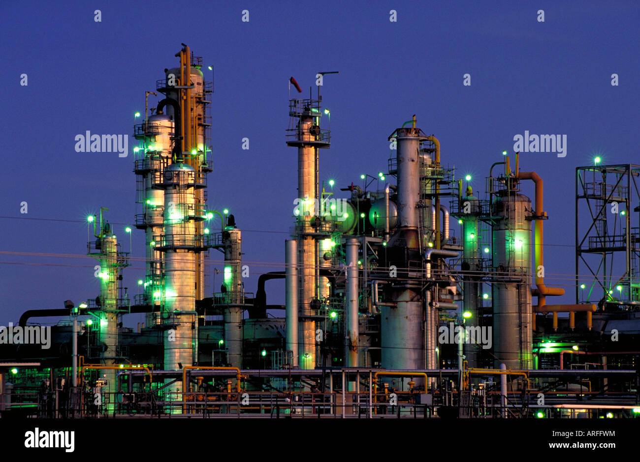 Houston oil refinery hi-res stock photography and images - Alamy