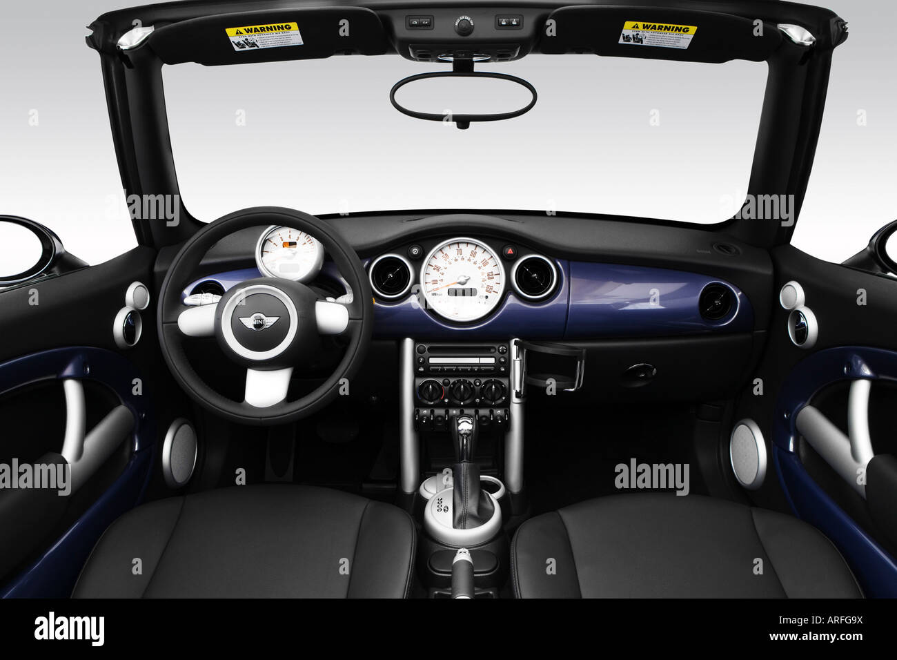 2007 MINI Cooper in Blue - Dashboard, center console, gear shifter view ...