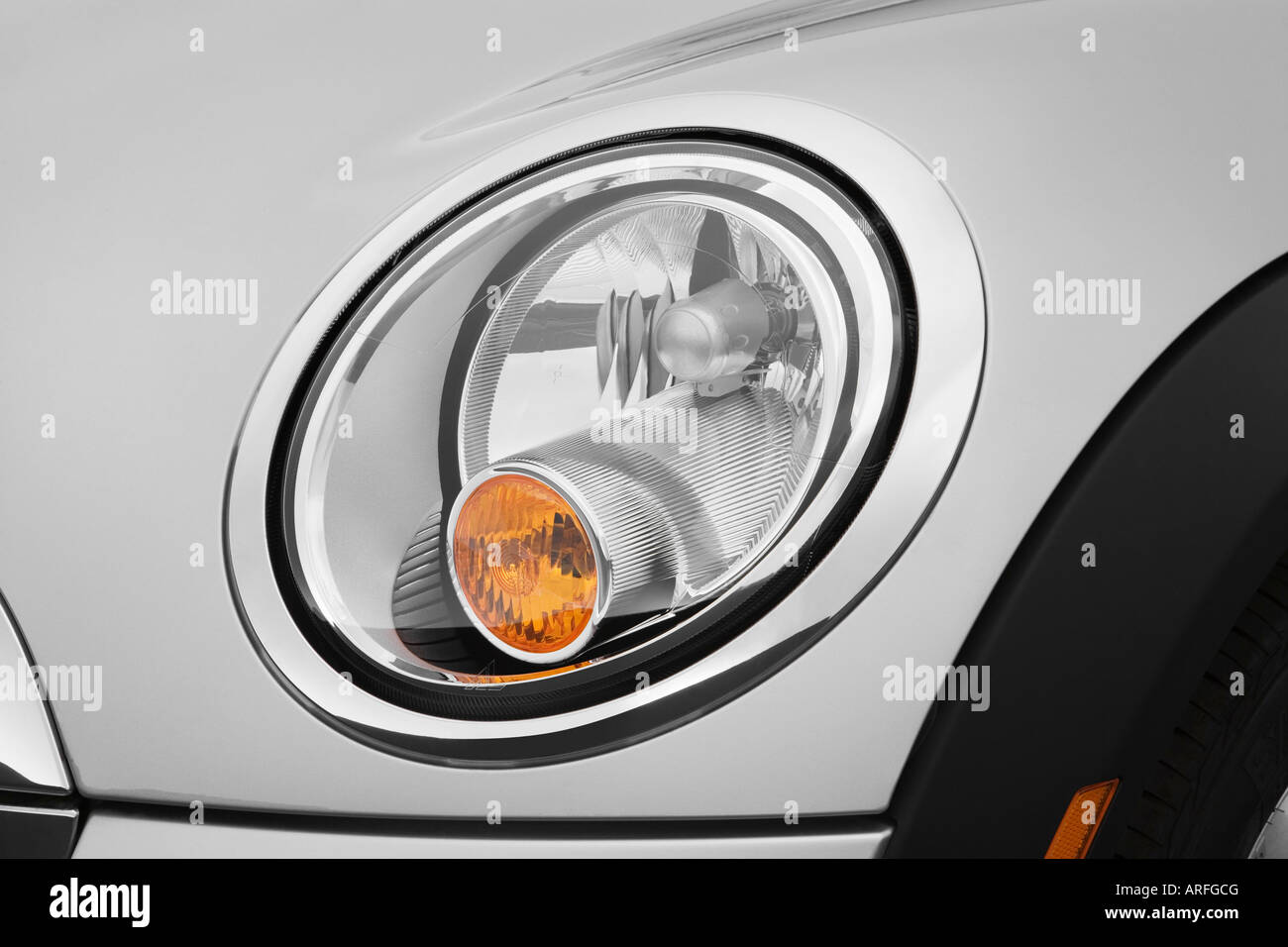 2007 MINI Cooper S in Silver - Headlight Stock Photo - Alamy