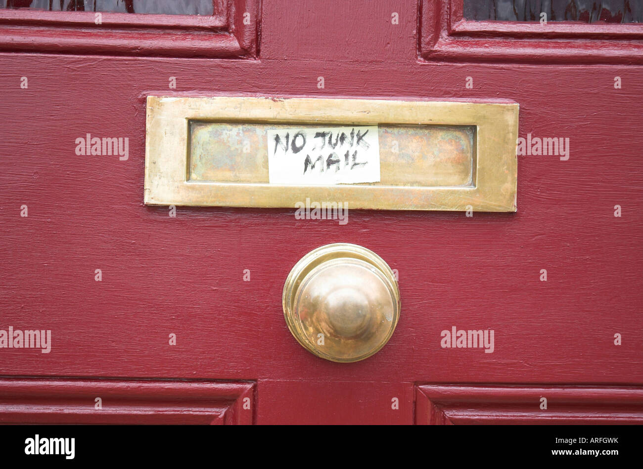 Letterbox with handwritten No Junk Mail sign Stock Photo - Alamy