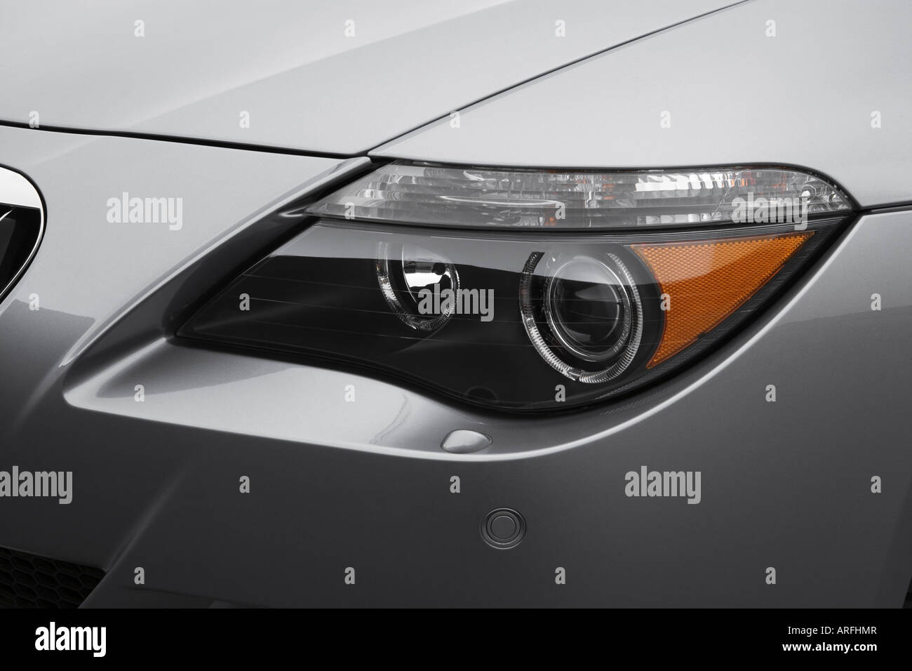 2007 BMW M6 in Silver - Headlight Stock Photo - Alamy