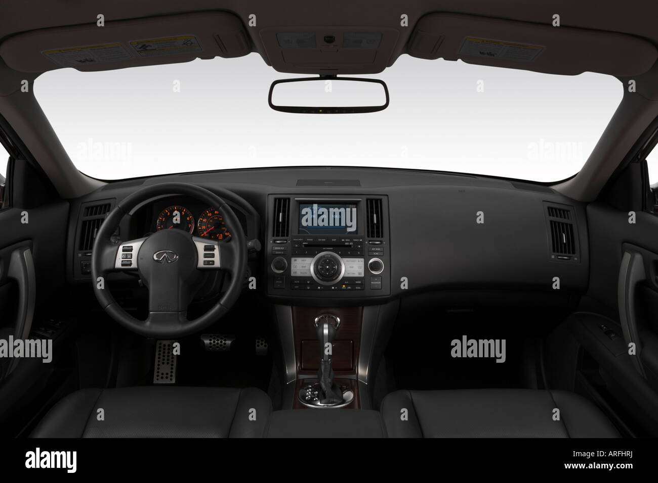 2007 Infiniti FX 45 in Orange - Dashboard, center console, gear shifter ...