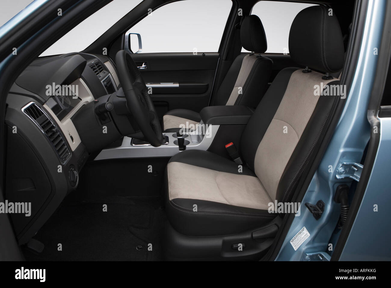 2008 mercury mariner premier v6 hi-res stock photography and images - Alamy