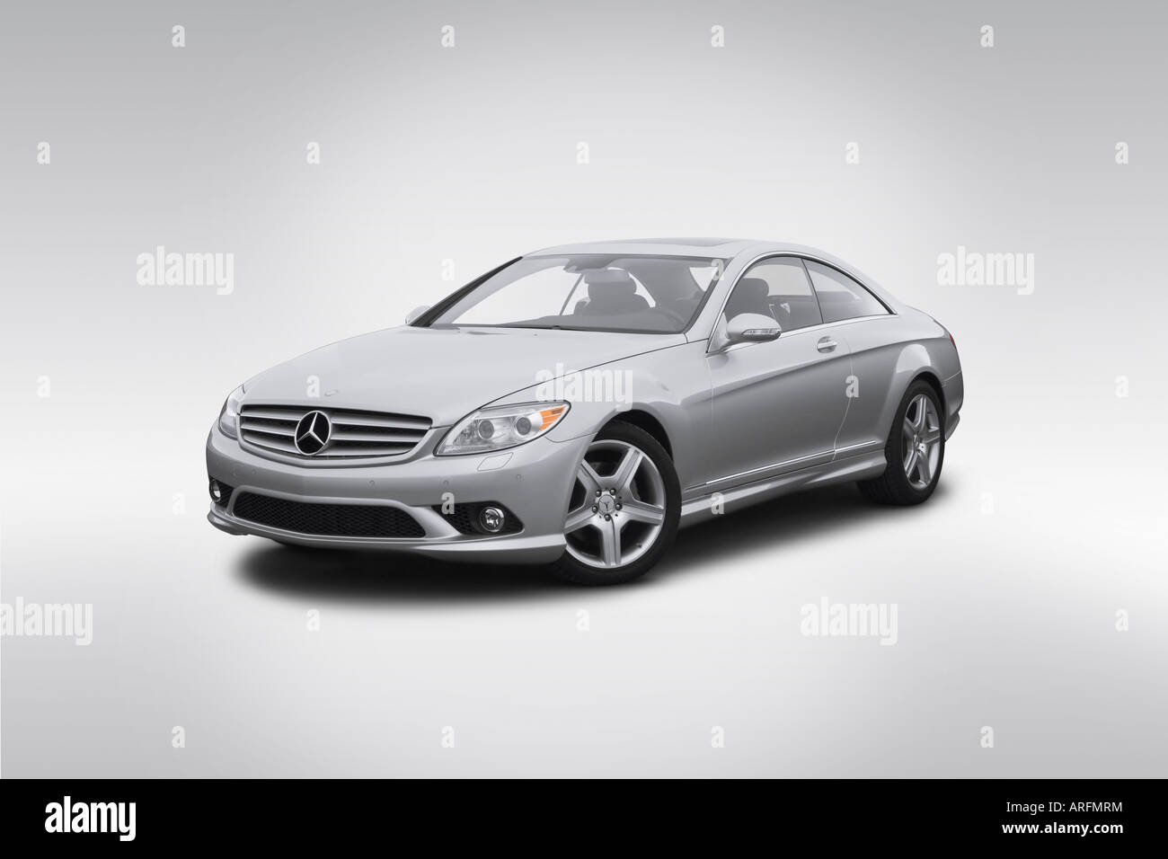 2007 Mercedes-Benz CL550 in Silver - Front angle view Stock Photo - Alamy