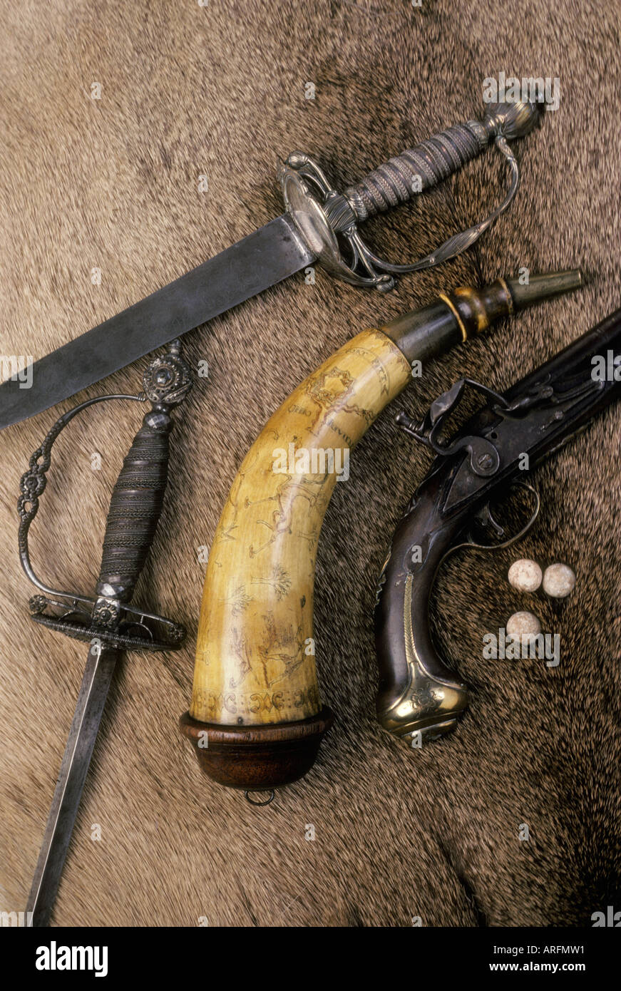 antique vintage gun pistol hand carved gunpowder horn musket ball ...