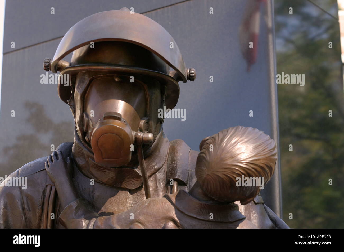 A tribute to courage statue hi-res stock photography and images - Alamy