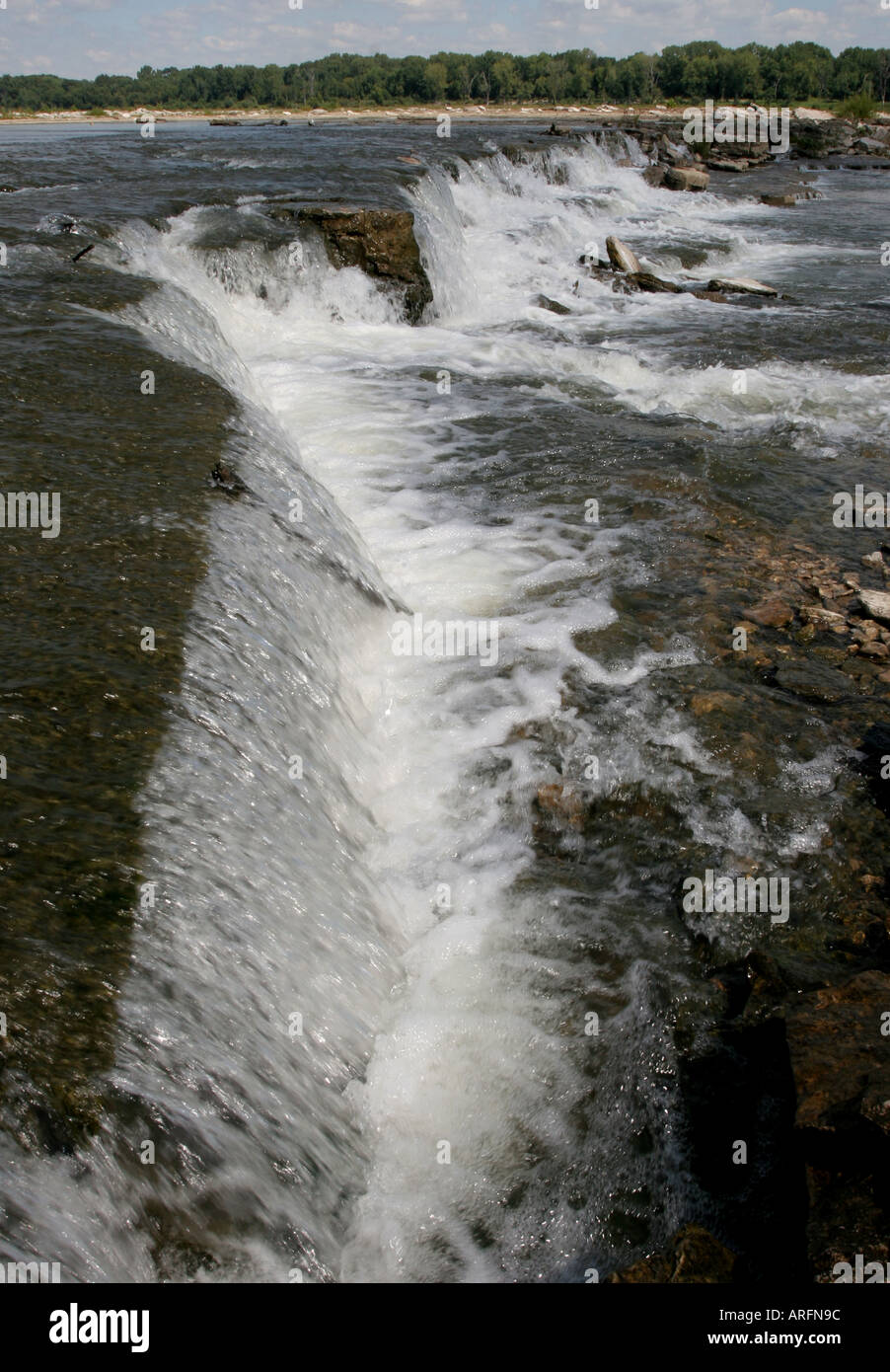 falls of the ohio river state park jeffersonville indiana ledge bedrock ...