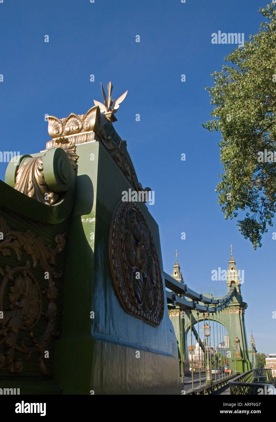 Hammersmith bridge london river thames engineering structure hi-res ...