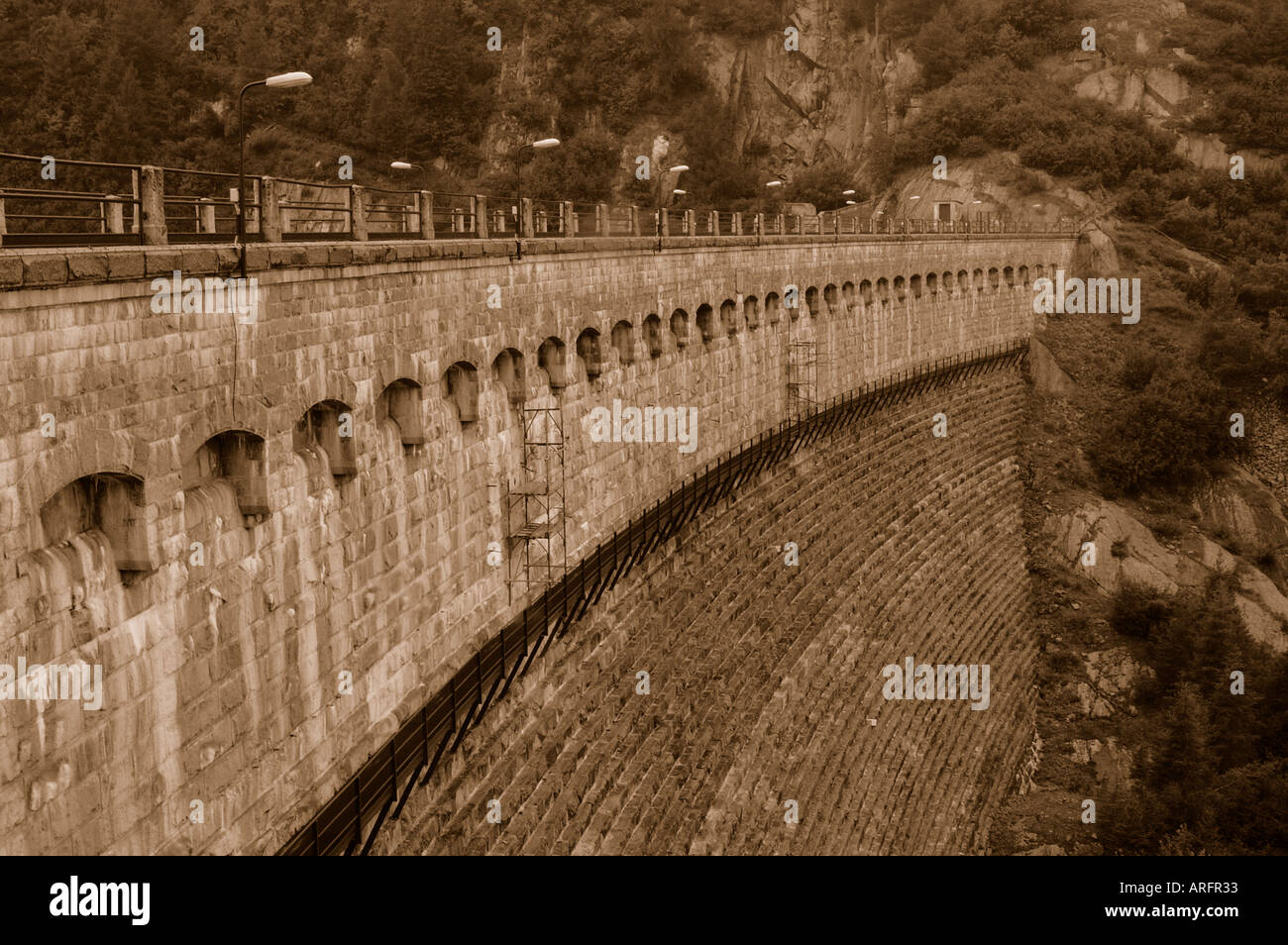 Italian gravity dam Stock Photo - Alamy