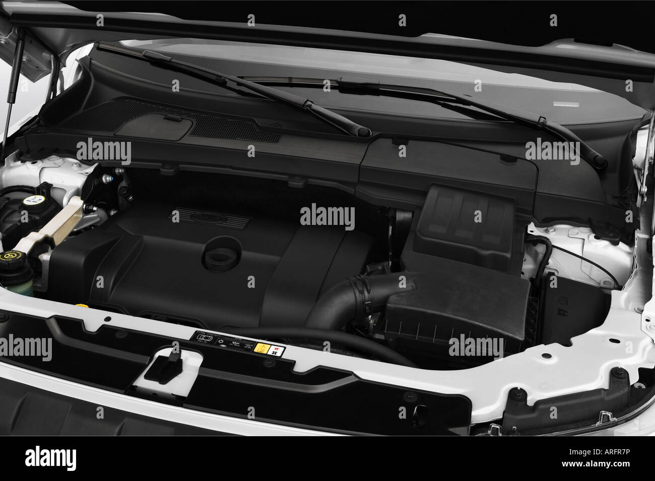 2008 Land Rover LR2 SE in Silver - Engine Stock Photo - Alamy