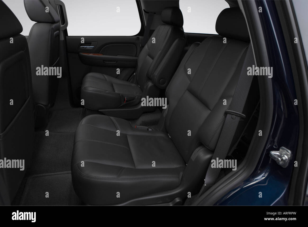 2007 Chevrolet Tahoe LTZ in Blue - Rear seats Stock Photo - Alamy