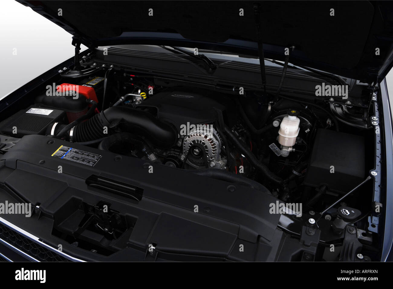 2007 Chevrolet Avalanche LTZ in Blue - Engine Stock Photo - Alamy