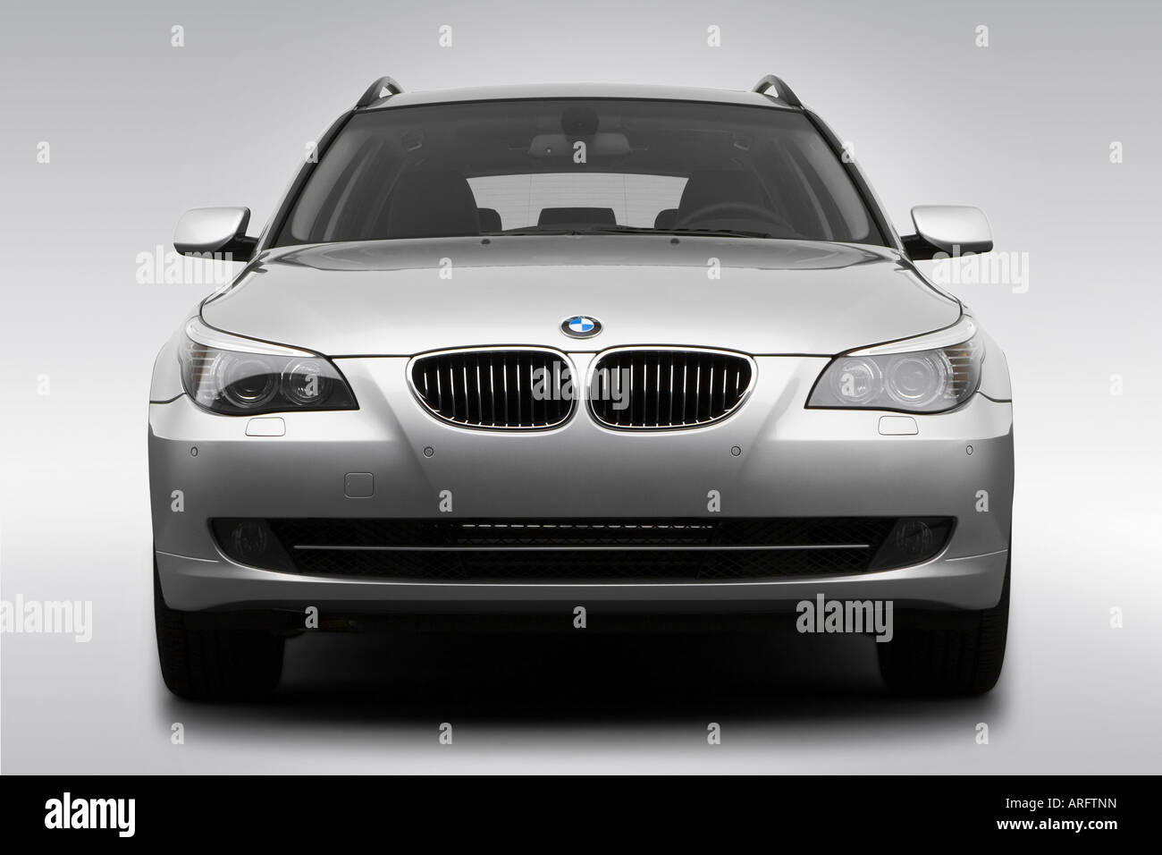 2008 BMW 5-Series 535xi Sports Wagon in Silver - Low/Wide Front Stock ...