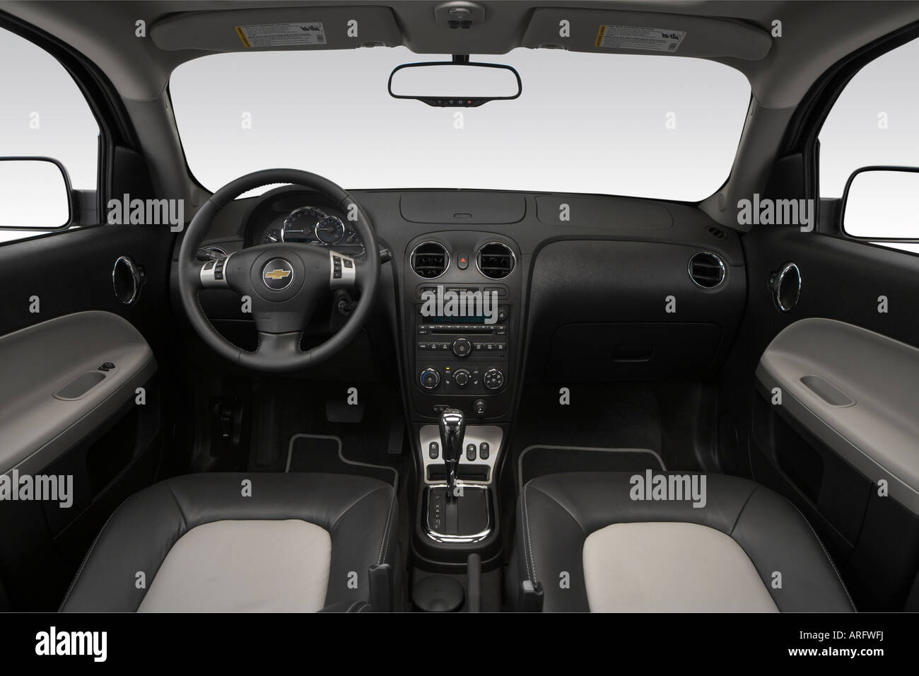 2007 Chevrolet HHR LT in Gray - Dashboard, center console, gear shifter ...