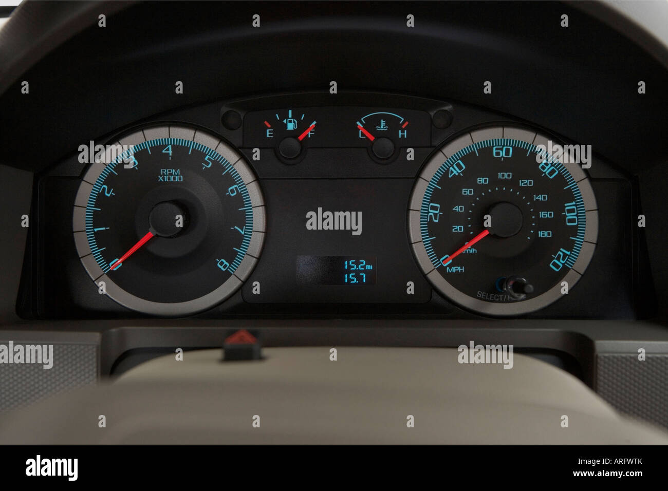 2008 Ford Escape XLS in White - Speedometer/tachometer Stock Photo - Alamy