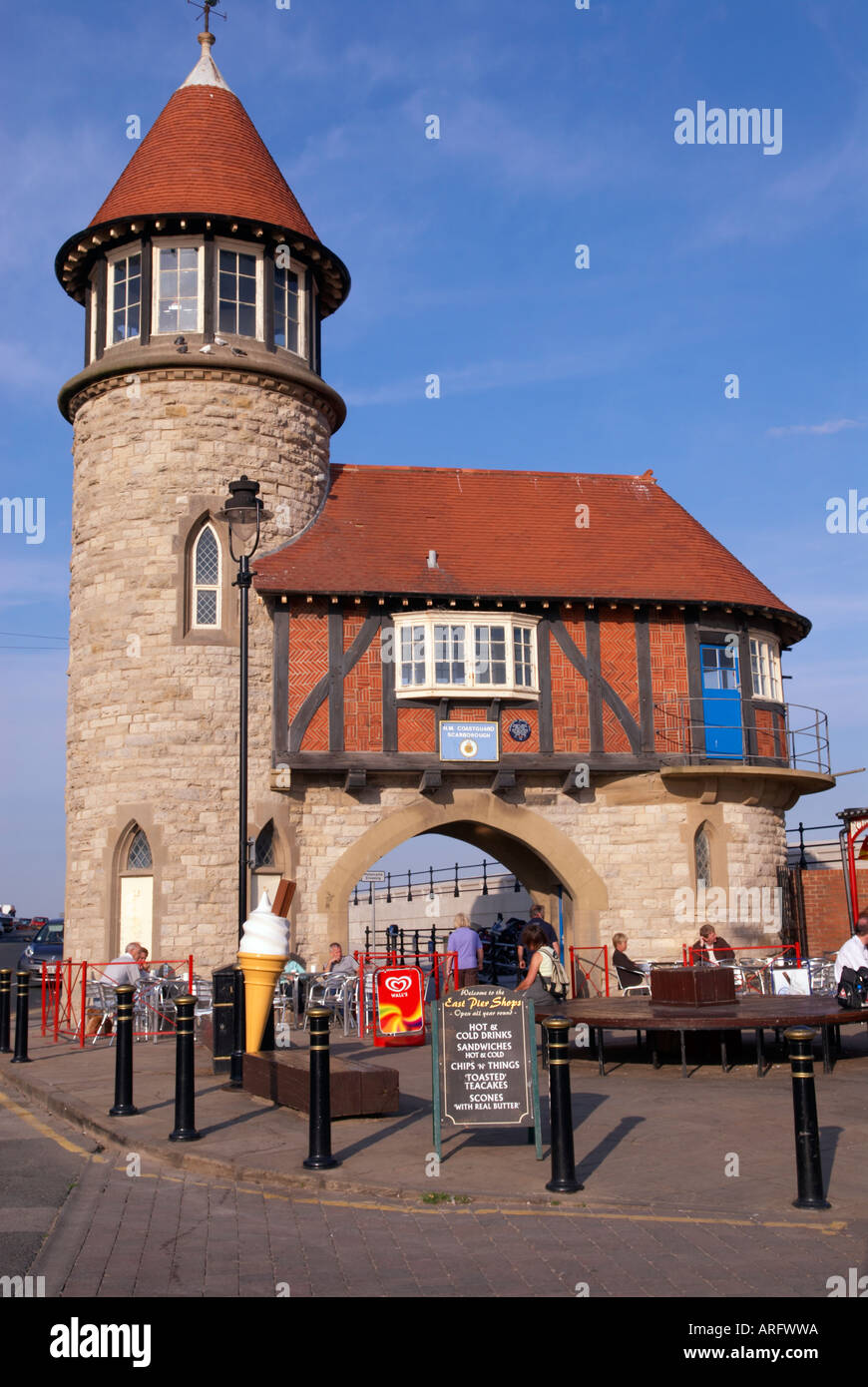 Scarborough hm coastguard station hi-res stock photography and images ...